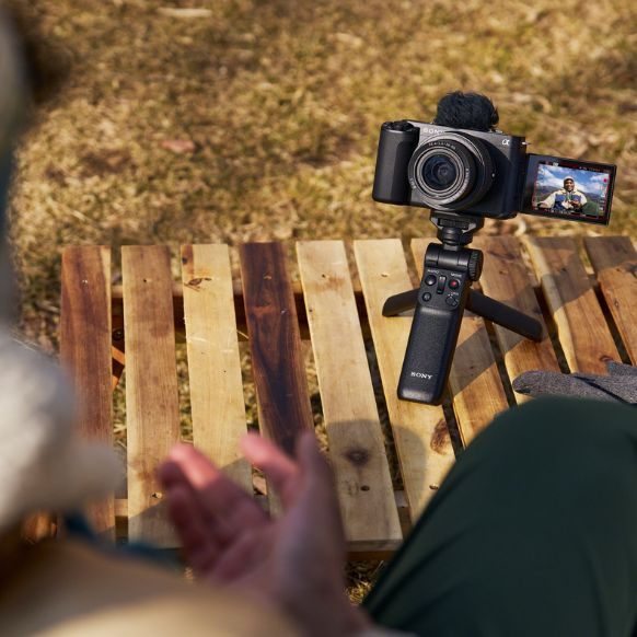 Alpha Universe | Notas